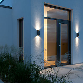 Lampes d'extérieur : Lumière ponctuelle des façades et devantures en ...