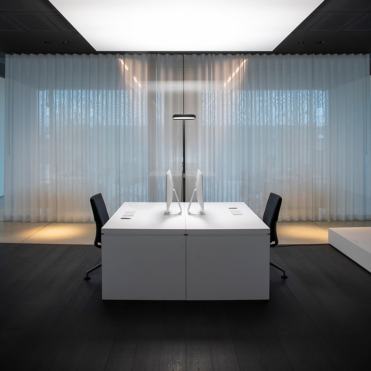 Belux Kido Stehleuchte LED mit Tageslichtsensor kaufen