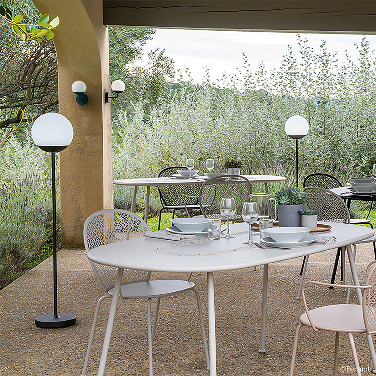 Fermob Mooon! Lampadaire LED en vente sur light11.fr