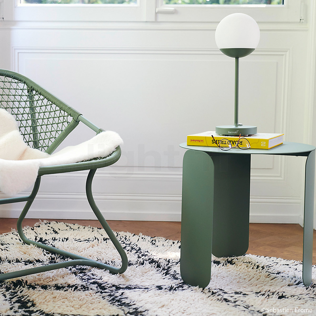 Fermob Mooon! Lampe de table LED en vente sur light11.fr