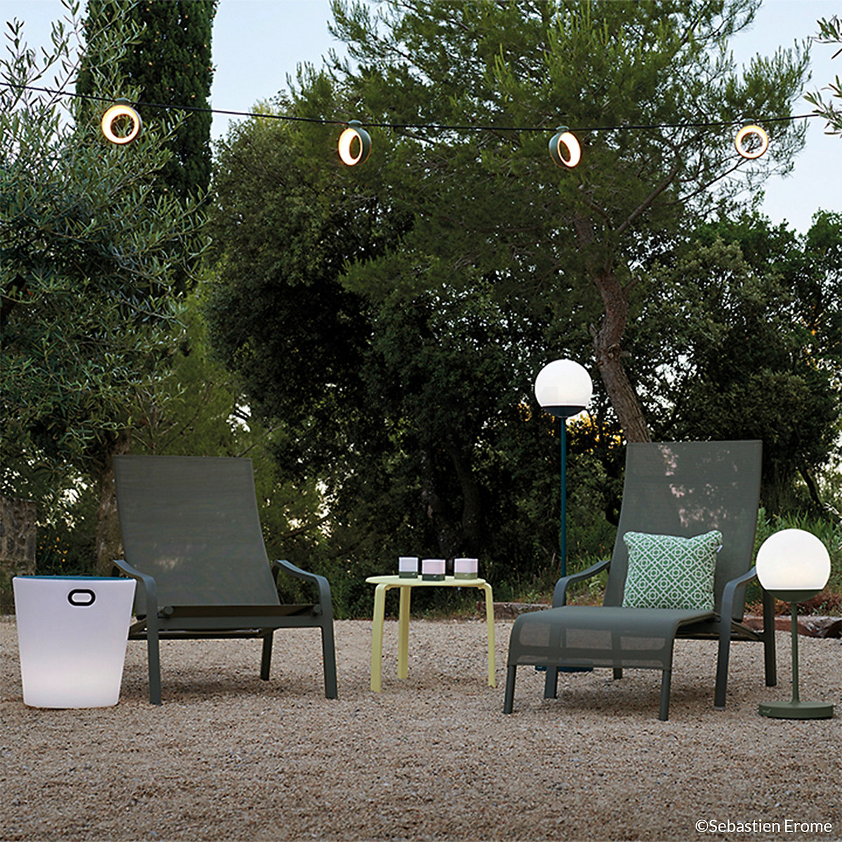 Fermob Mooon! Lampe de table LED en vente sur light11.fr
