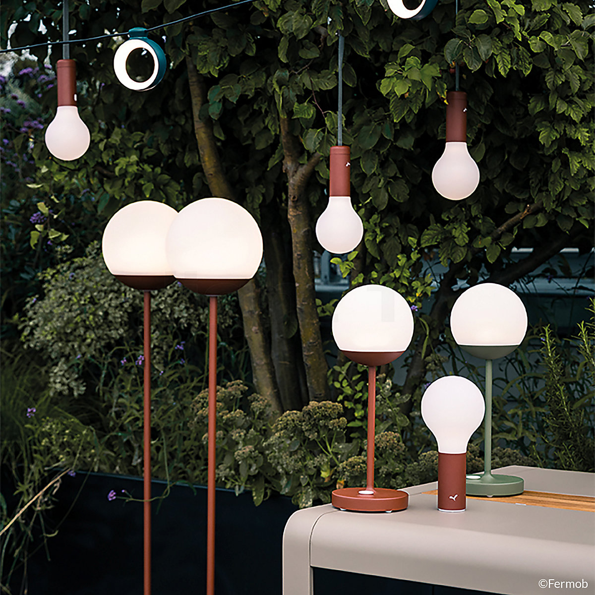 Fermob Mooon! Lampe de table LED en vente sur light11.fr