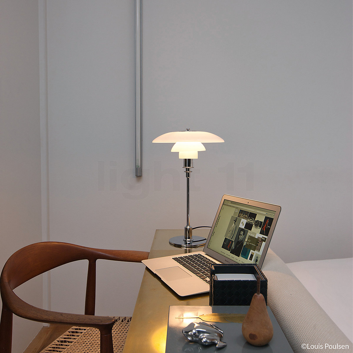 Buy Louis Poulsen PH 3/2 Table Lamp at light11.eu