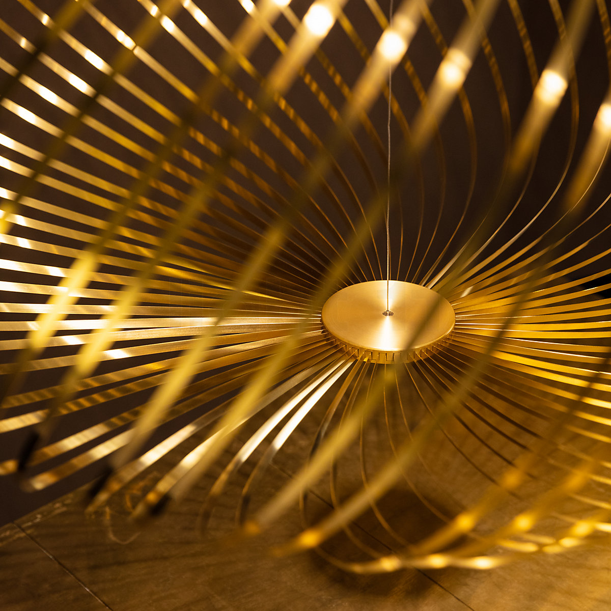 Tom Dixon Spring Suspension LED en vente sur light11.fr