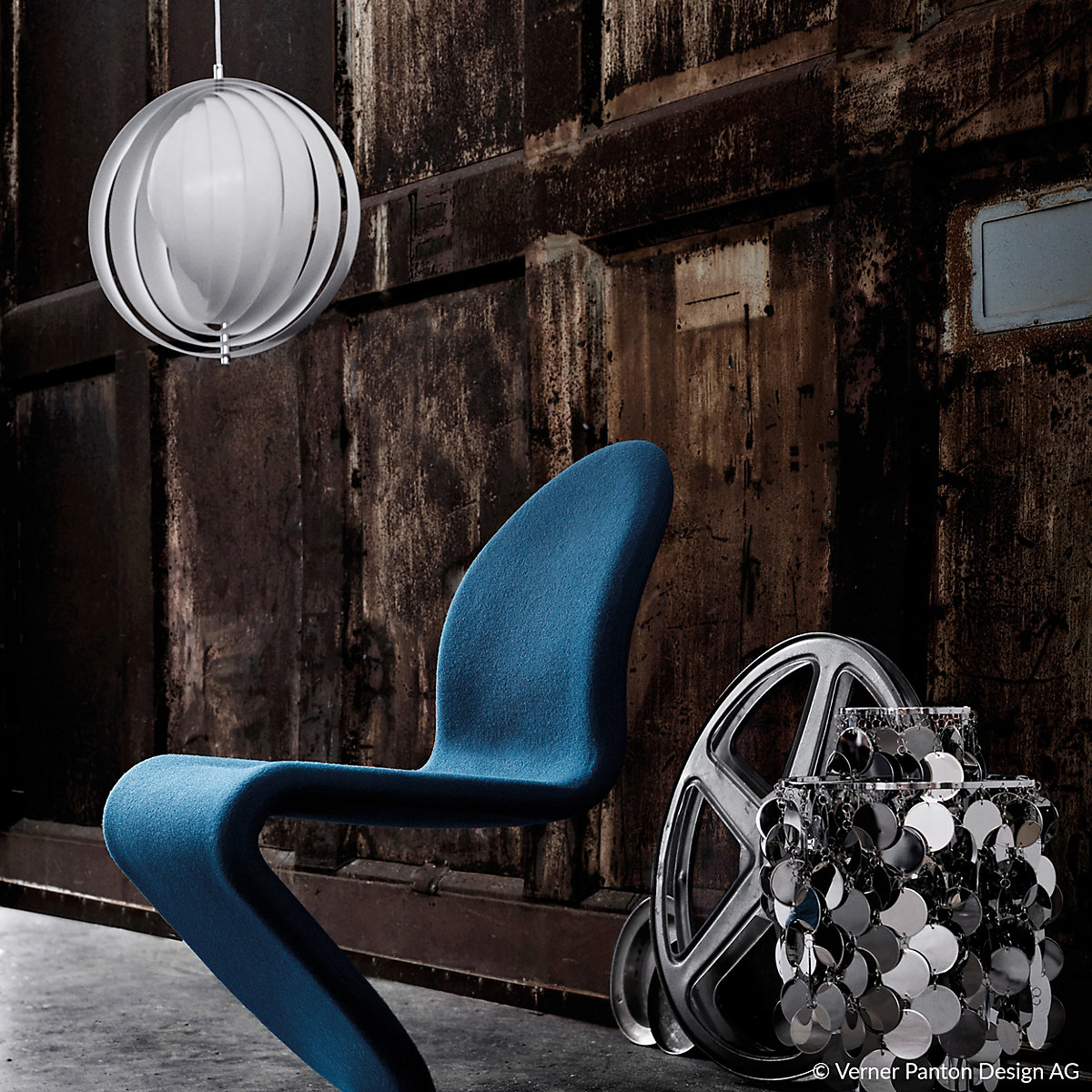 Buy Verpan Moon Pendant light at light11.eu